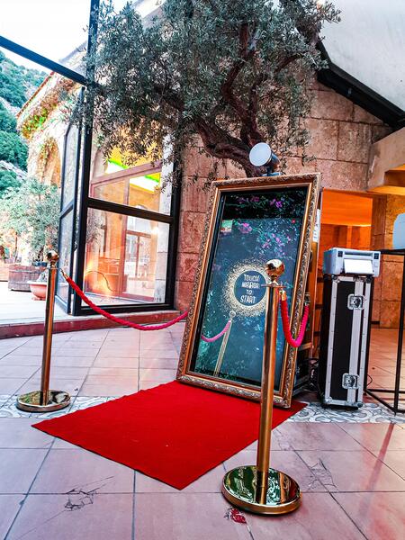 Royal Booth | PicMe Photobooth Lebanon